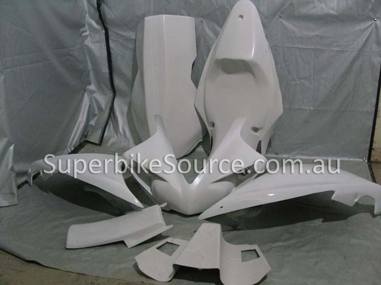 R1 2009-2011 Fibreglass race fairings – Superbike Source Pty Ltd